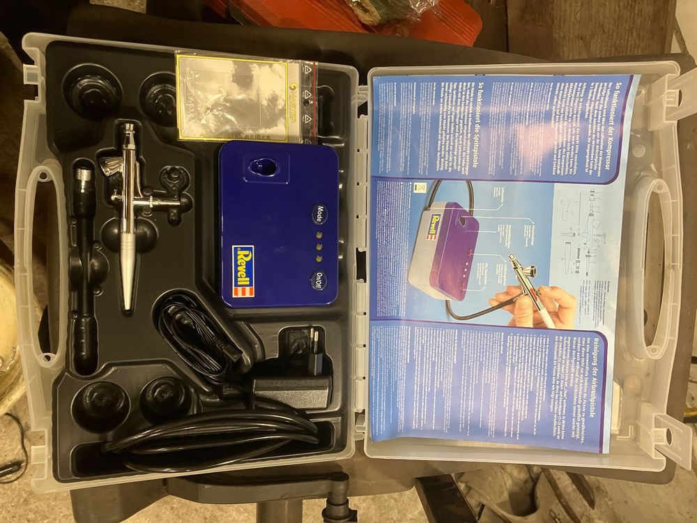 Airbrush Set Revell Basic with Compressor (Gebraucht) in Rotkreuz für ...