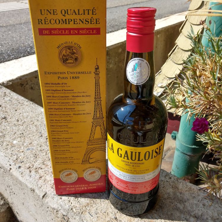 La Gauloise Jaune Likör mit Geschenkbox 70cl (Neu und originalverpackt ...