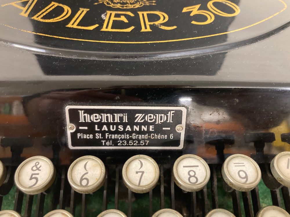 Adler 30 Schreibmaschine aus 1930 Jahren (Gebraucht) in Bretzwil für ...