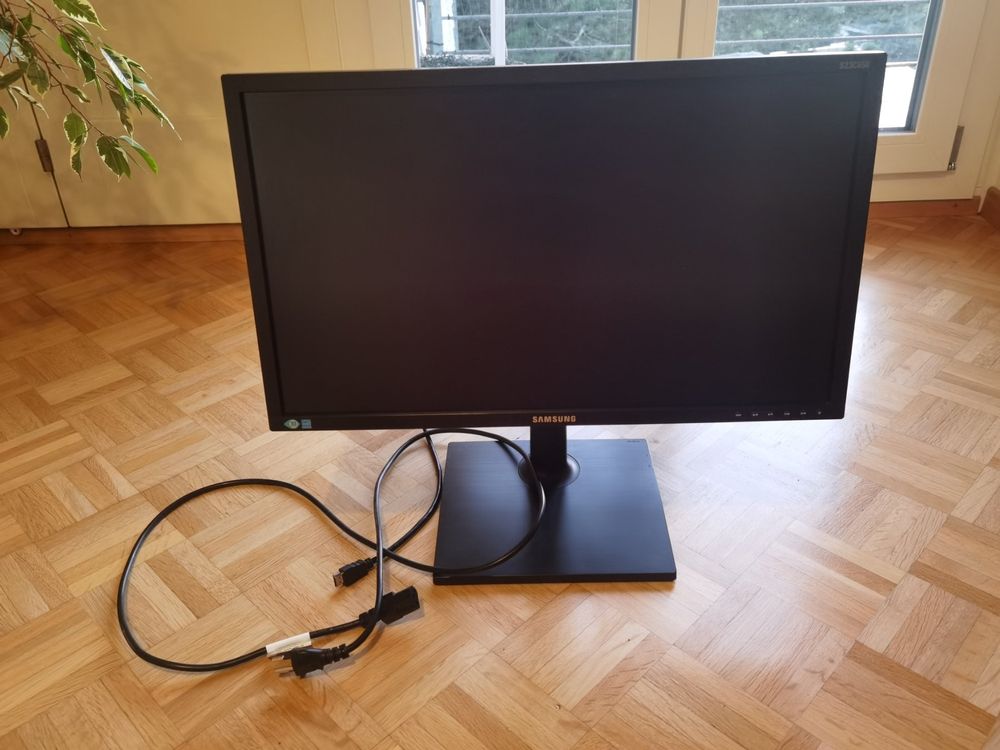 Bildschirm Samsung S23C650 (Gebraucht) in Zollikofen für CHF 8 – nur ...