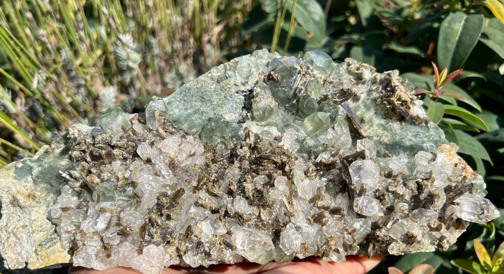 CH-Stufe aus GR mit Epidot, Amiant, Grünquarz, Bergkristall (Gebraucht ...