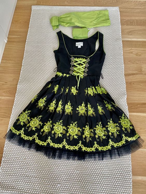 Neuwertiges Dirndl-Set, Dirndl/Schürze/Band/Halskette | Kaufen auf Ricardo