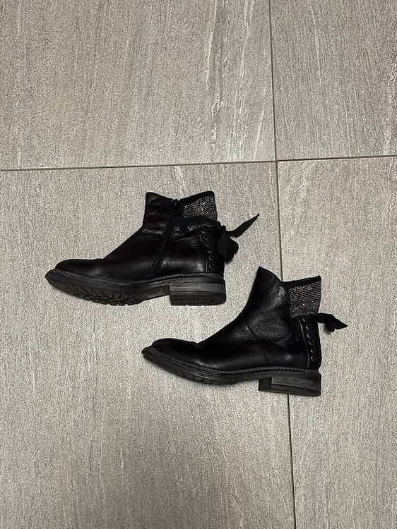 Stivaletti neri con borchie e lacci (Gebraucht) in Loco für CHF 60 ...
