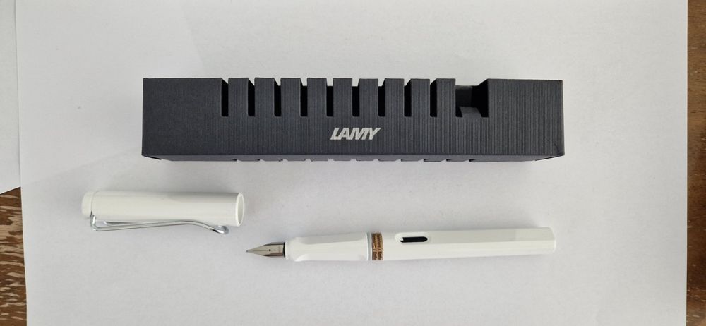 Lamy Safari White (Neu und originalverpackt) in Domdidier für CHF 12 ...
