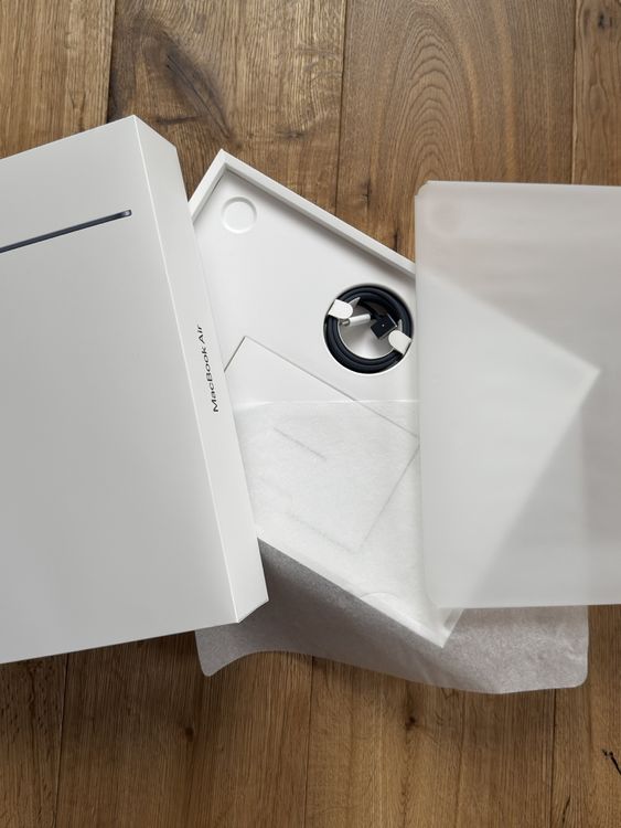 Like new MacBook Air 13" M4 Chip (2025) - 16GB RAM (Gebraucht) in ...