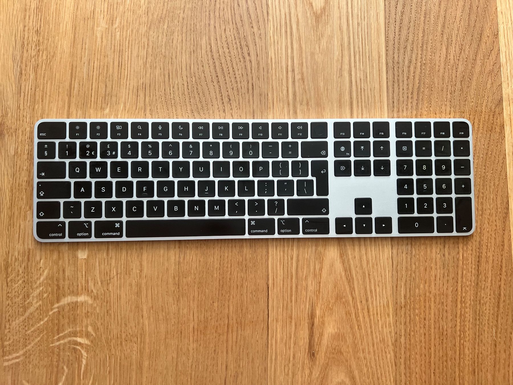 Apple Magic Keyboard mit Ziffernblock A2520 (Gebraucht) in Luzern für ...