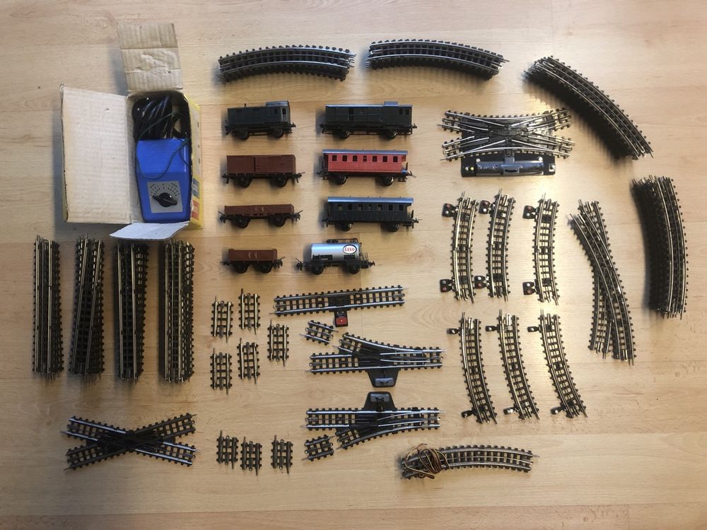 Trix Express Schienen und Wagen (Gebraucht) in Zürich für CHF 30 – mit Lieferung auf Ricardo kaufen