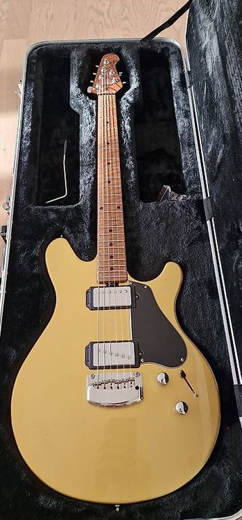 Music Man Valentine SH Saturn Gold (Neu (gemäss Beschreibung)) in ...