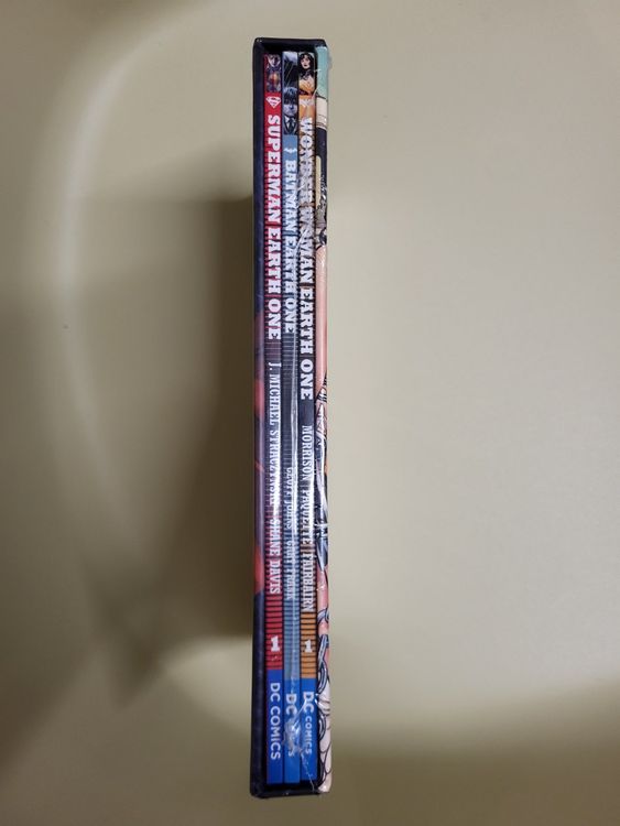 Earth One Box Set: Batman, Superman, Wonder Woman -DC Comics (Neu und ...