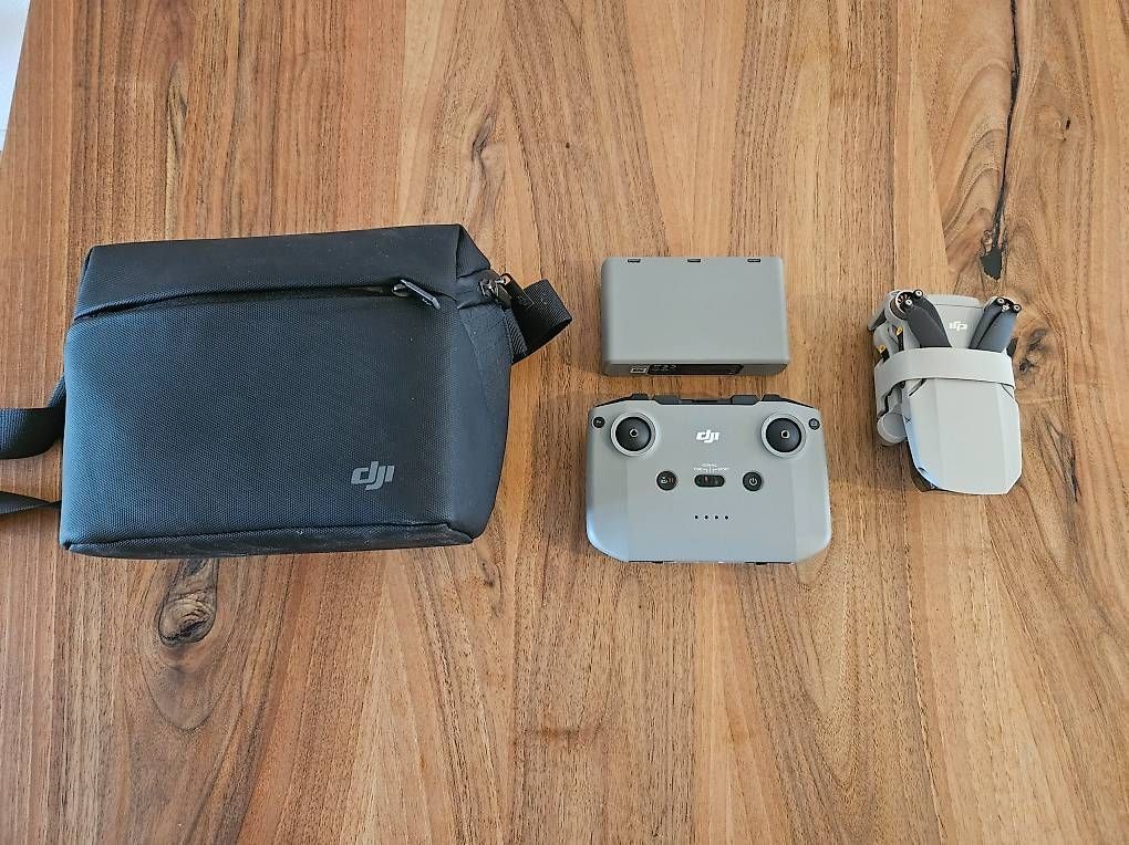 DJI Mini 2 Fly More Combo (Top Zustand) (Neuf (Voir description)) à ...