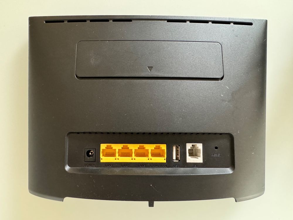 Huawei B525 mit 2 Antennen, 4G LTE Router, schwarz | Kaufen auf Ricardo