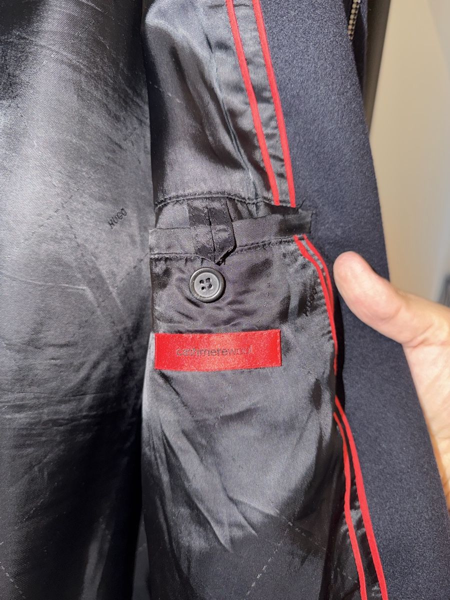 Hugo Boss Mantel Grösse 98 (L) (Gebraucht) in Felsberg für CHF 90 – mit ...