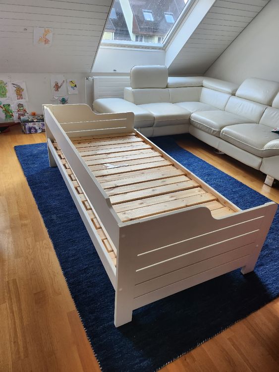 Bett ausziehbar 90 - 180 cm, inkl. Lattenrost (Gebraucht) in Zürich für CHF 50 – nur Abholung ...