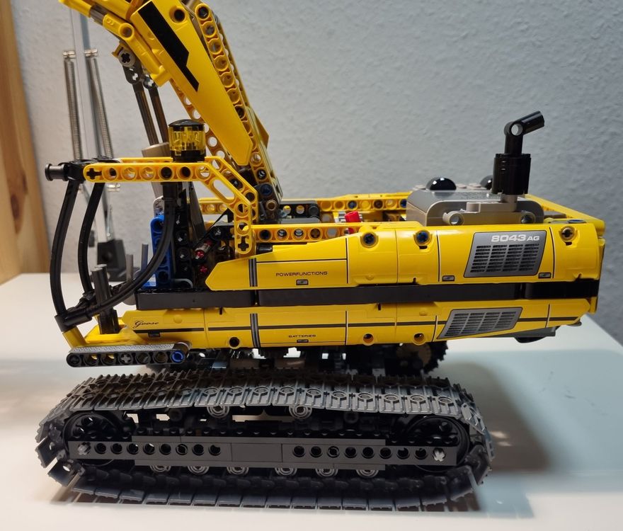 Lego Technic 8043 motorisierter Raupenbagger + Lichter etc. (Gebraucht ...