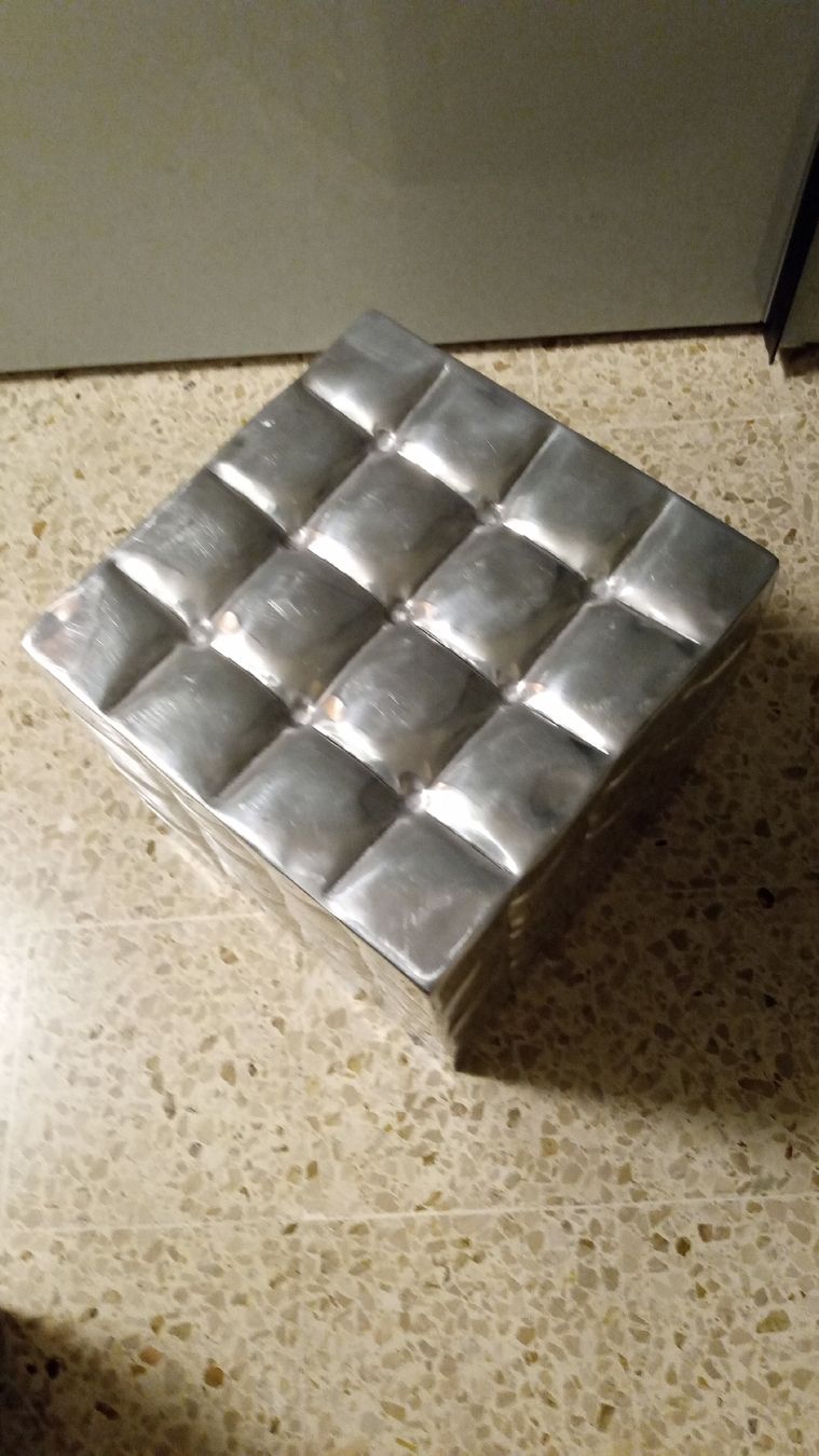 Table ou tabouret d'appoint argentée design - Genève/Neuchât (D ...