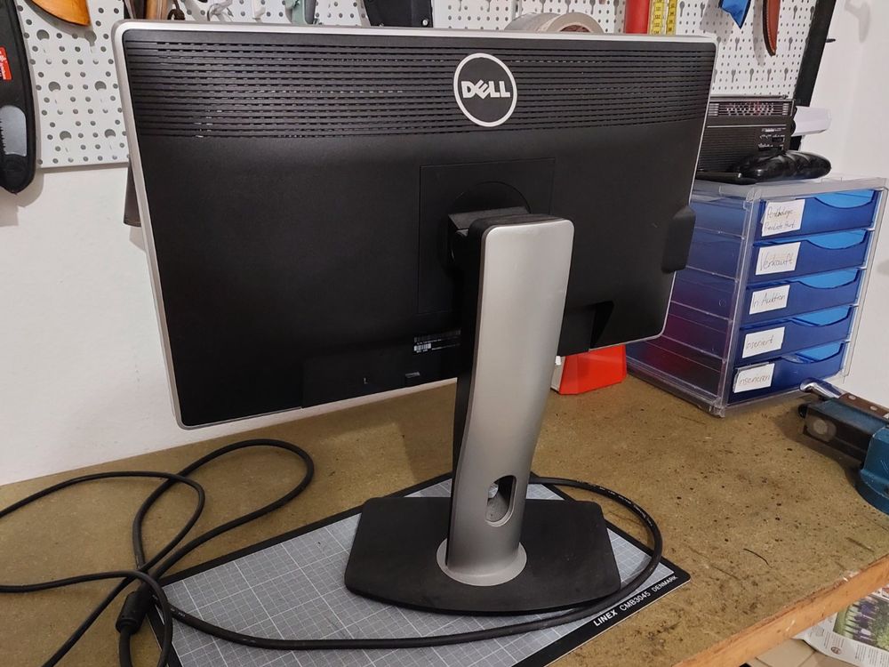 Dell U2212HMC Monitor, Mit VGA Anschluss (Gebraucht) in Fislisbach für ...