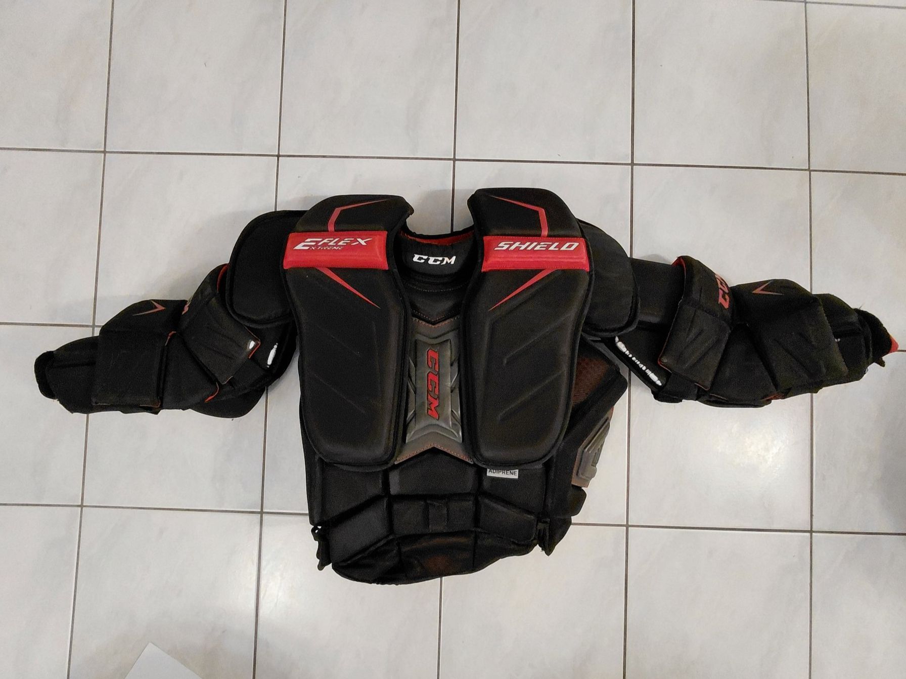 Brustpanzer CCM E-Flex Shield (Gebraucht) in Schwyz für CHF 120 – mit ...