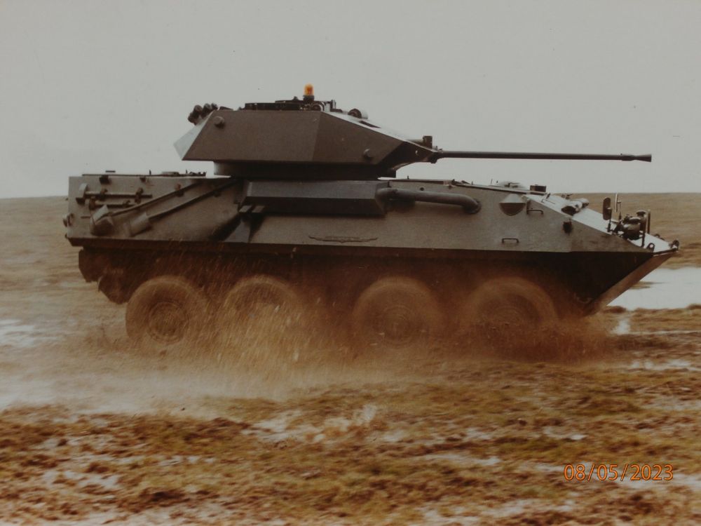 Bild wohl Mowag Piranha Panzer Radpanzer Schützenpanzer etc (Gebraucht ...