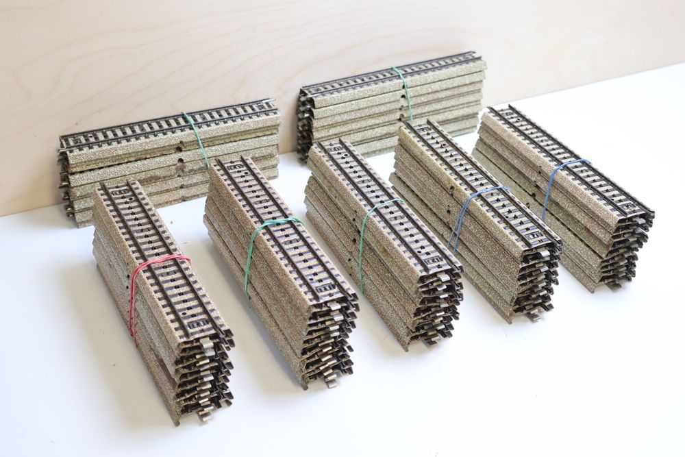 Märklin 70 x Gerade M-Gleis - 5106 - H0 (Gebraucht) in Winterthur für ...