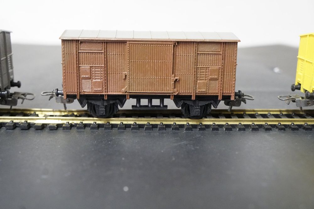 3 Lima H0 gedeckte Güterwagen, Spitzdach, 60-er Jahre, OVP | Kaufen auf Ricardo