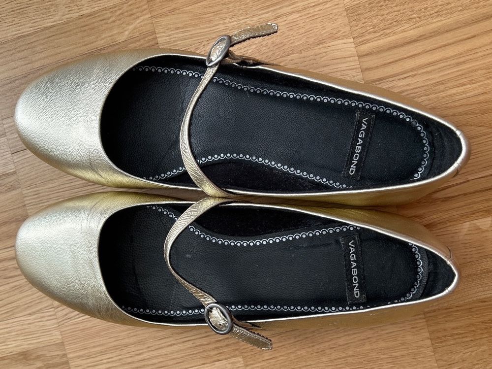 Golden Mary Jane style leather ballerinas Vagabond 38 (Gebraucht) in ...