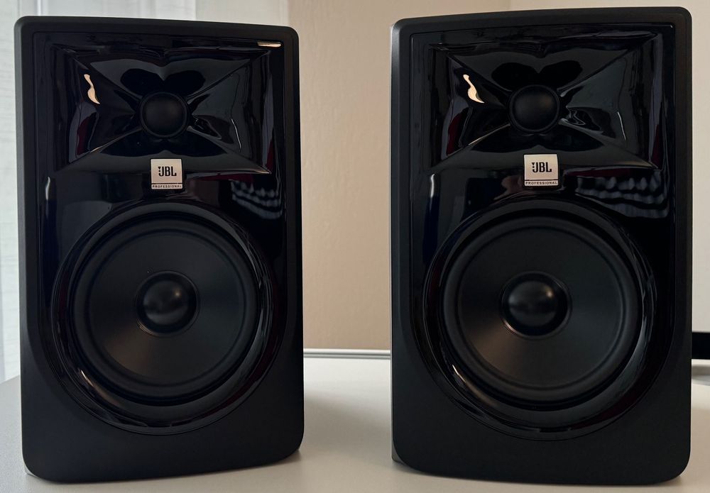 Set JBL 305P MKII + stands + Adam Hall monitor pads | Kaufen auf Ricardo