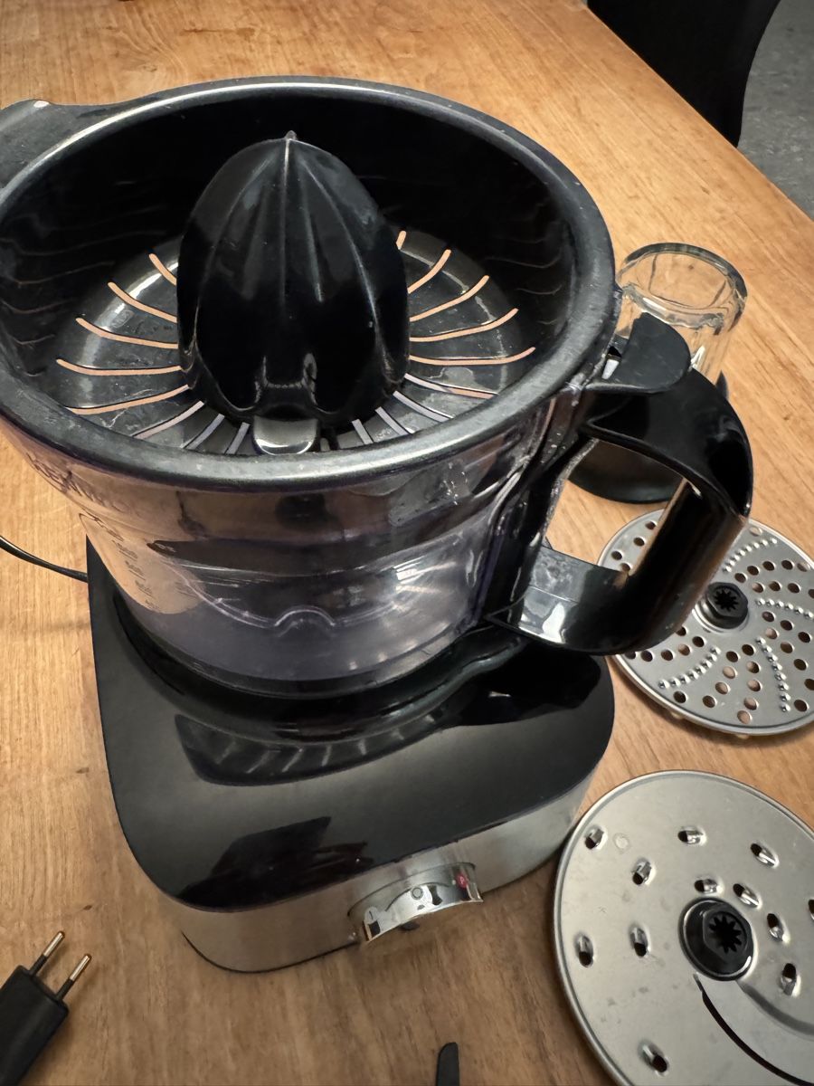 Kenwood Food Processor with Attachments - Great Condition! (Gebraucht ...