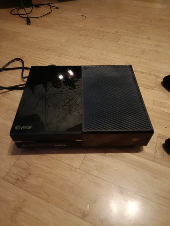 Xbox One Modell 1540 mit 3 Controllern (Gebraucht) in Pfäffikon ZH für ...