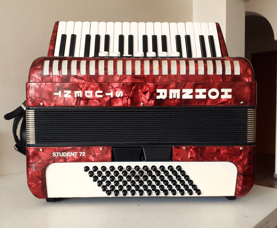 Bella Fisarmonica HOHNER Student 72 Bassi 7 / 2 Registri (Gebraucht) in ...