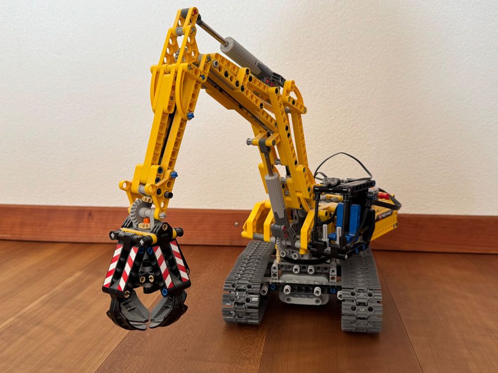 Lego Technic 42006 Raupenbagger inklusive Lichtset (Gebraucht) in Wil ...