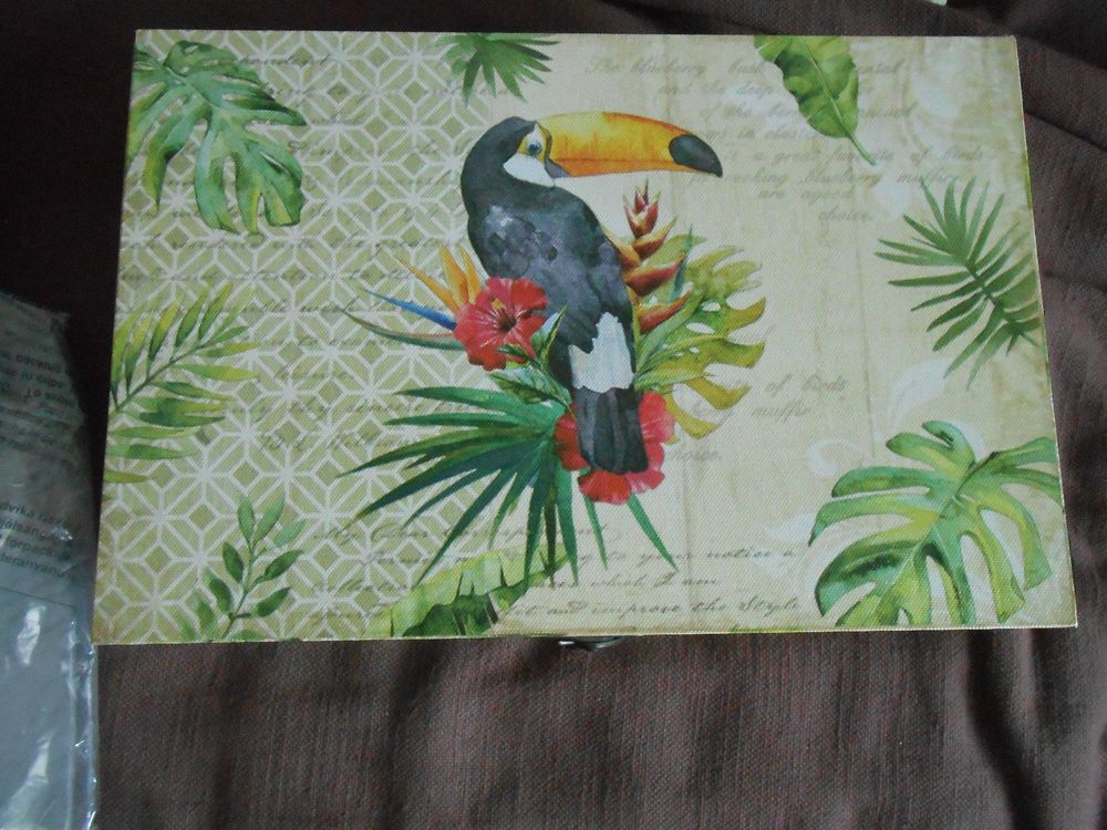 TUKAN - Box 30 x 20 x 12 cm TOP Zustand (Gebraucht) in Schindellegi für ...