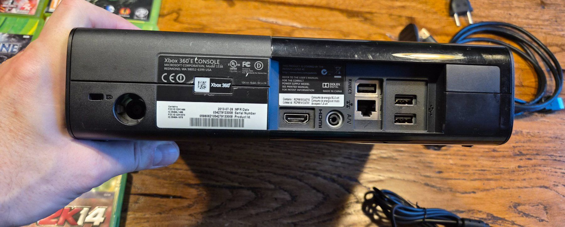 Xbox 360 Slim (250GB) mit 2 Controllern + 6 Spielen ab 1.- (Gebraucht ...