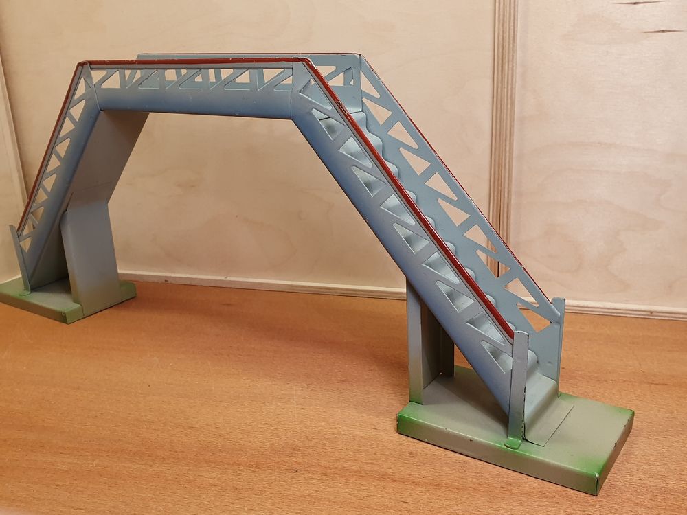 Kibri Fussgängerbrücke in Spur 0 (Gebraucht) in Riehen für CHF 5 – mit ...