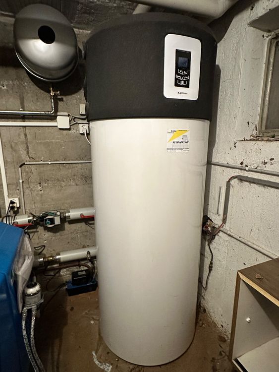 Warmwasserboiler / Wärmepumpe Dimplex DHW 300 (Gebraucht) in Oberwil BL ...