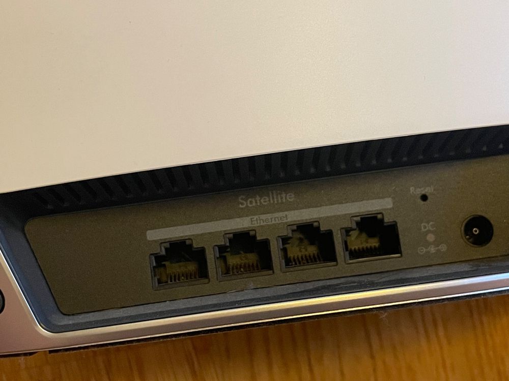 Netgear ORBI RBR850 Router inkl Satellite WIFI6 (Gebraucht) in ...