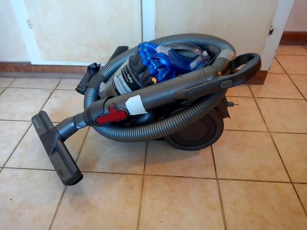 Staubsauer Dyson Baby DC22 (Gebraucht) in Prez-vers-Siviriez für CHF 90 ...