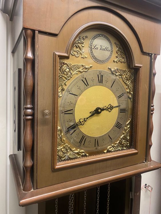 Standuhr "La Valle" mit Westminster Schlagwerk (Gebraucht) in Adetswil für CHF 59 – nur Abholung ...