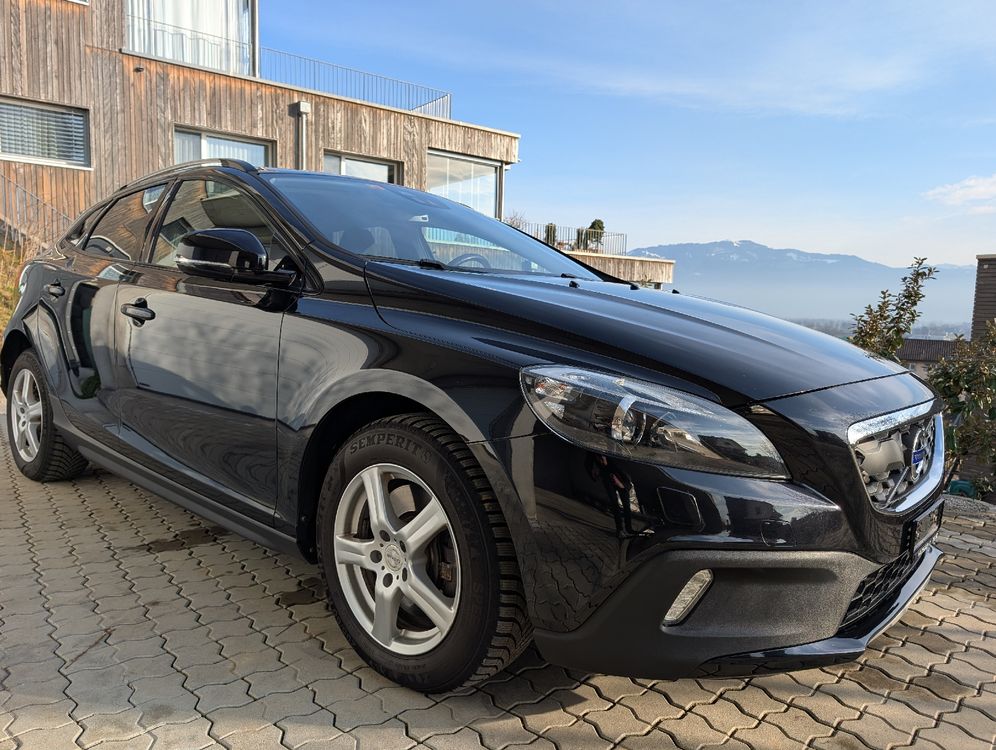 Volvo V40 T4 AWD Standheizung & Abstandstempomat, MFK 2026 (Gebraucht ...