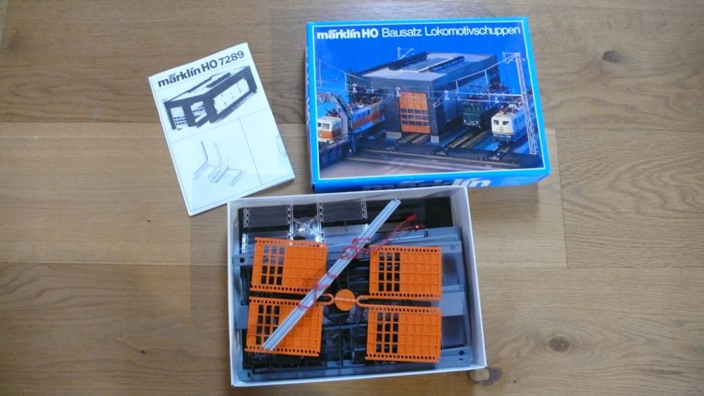 Märklin 7289 / 7310 - Lokschuppen / Lagerhalle - neuwertig (Neu (gemäss ...