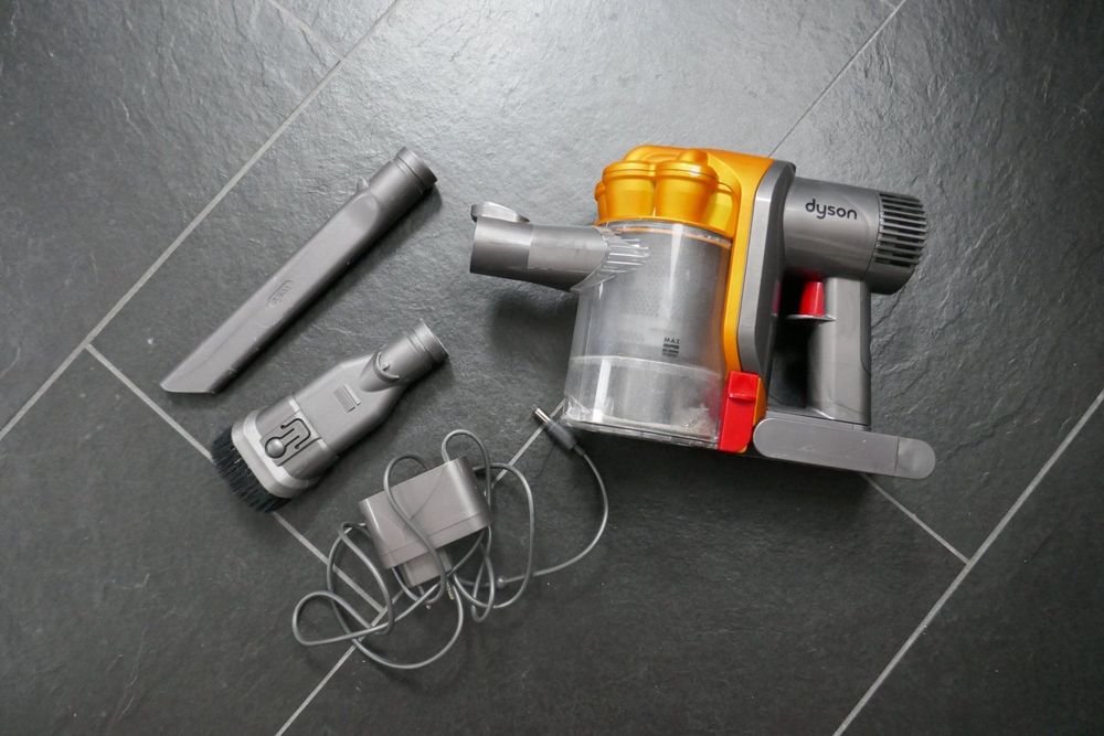 Handstaubsauger Dyson DC30 (Gebraucht) in Bubikon für CHF 43 – nur ...