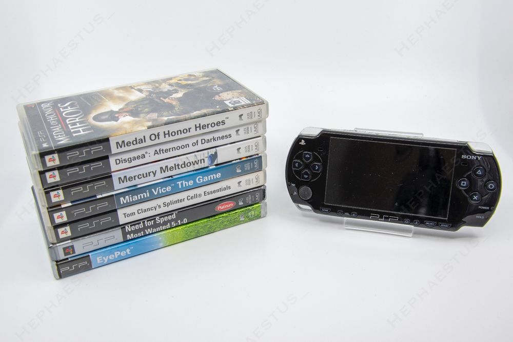 Sony PSP-2004 Piano Black mit 7 Spielen + Ladekabel (Gebraucht) in für ...