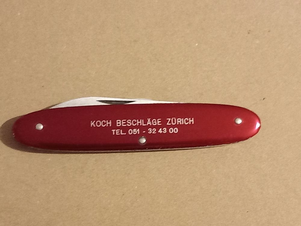 Rotes Elinox Taschenmesser von Koch Beschläge Zürich. (Gebraucht) in ...