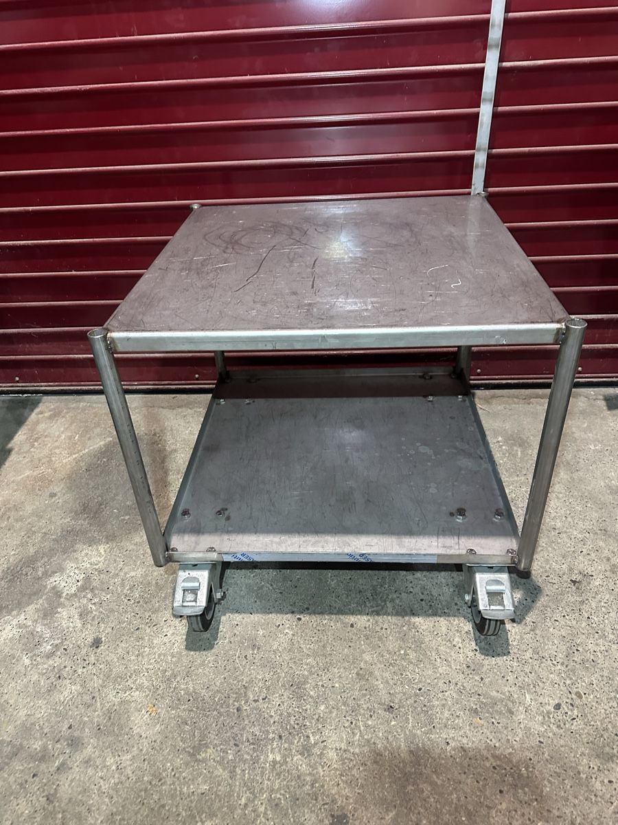 Chromstall Werkstattwagen (Gebraucht) in Buchs AG für CHF 120 – nur Abholung auf Ricardo kaufen