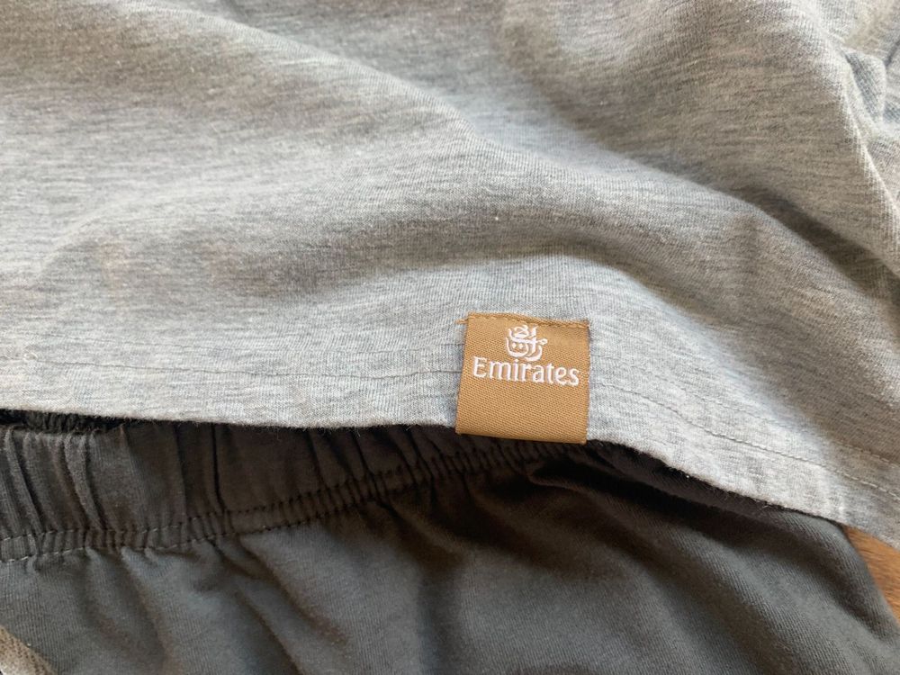 Emirates First class Pyjama Gr. L (Gebraucht) in für CHF 11 – mit ...