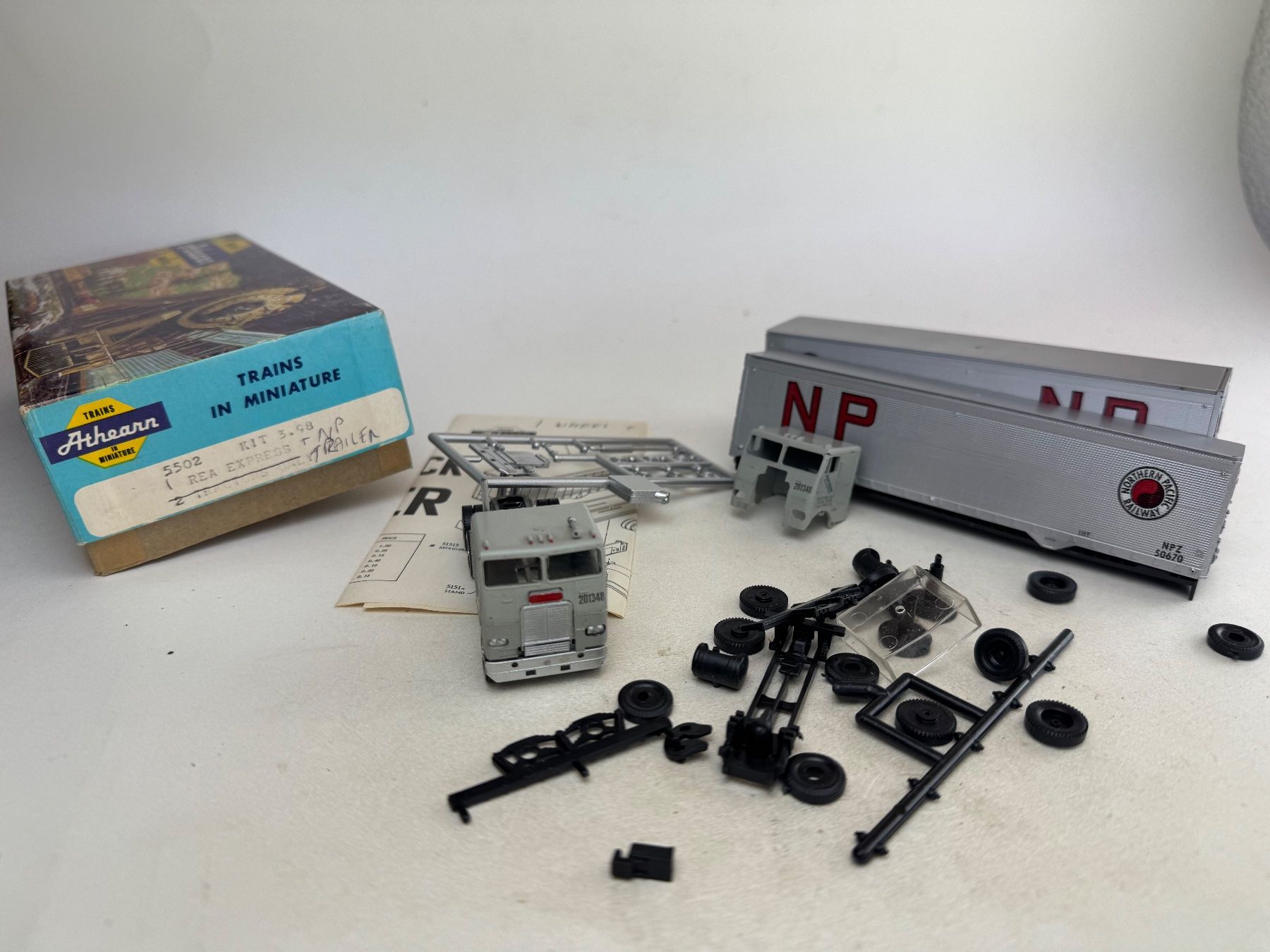 GB2- Athearn zwei US Zugmaschinen mit Sattelauflieger North (Gebraucht ...