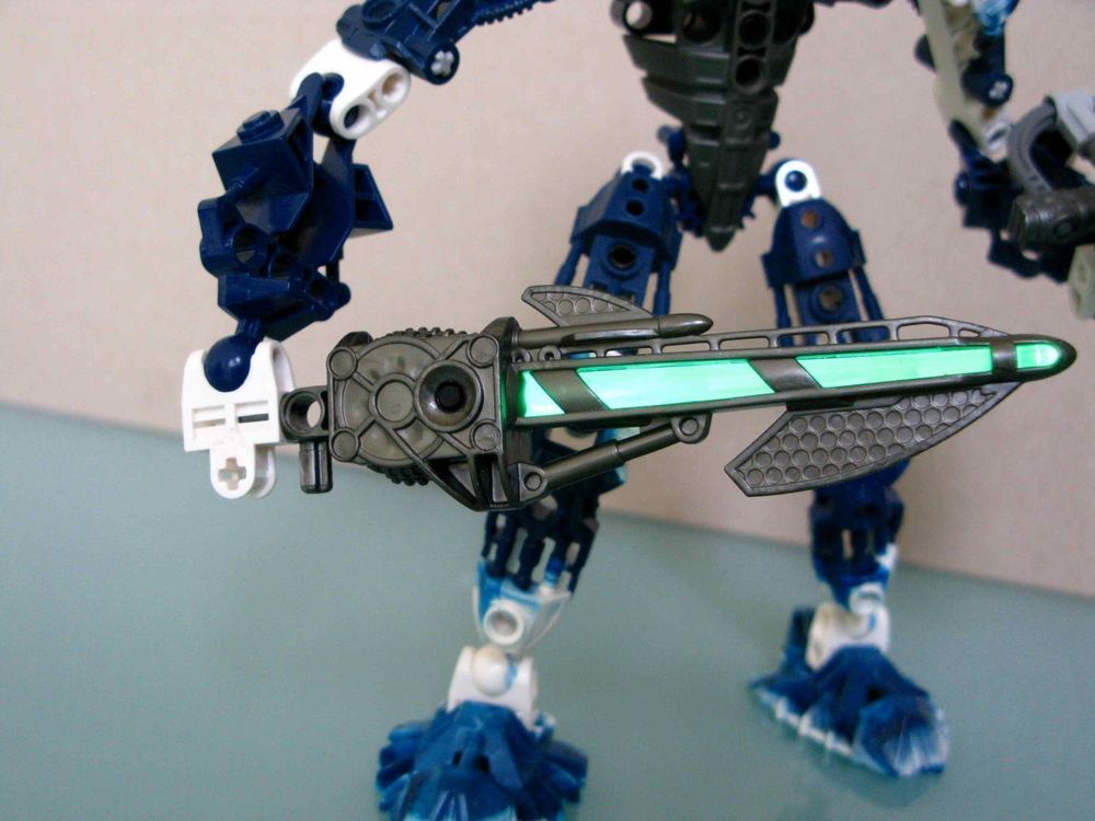 Lego Bionicle 8728 Toa Hahli mit Licht (Gebraucht) in Samstagern für ...