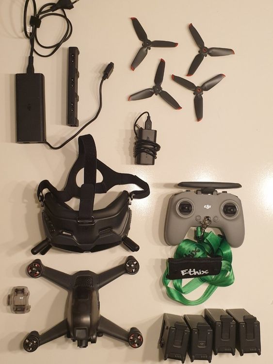 DJI FPV Combo + Fly More Kit (Gebraucht) in für CHF 903 – nur Abholung ...