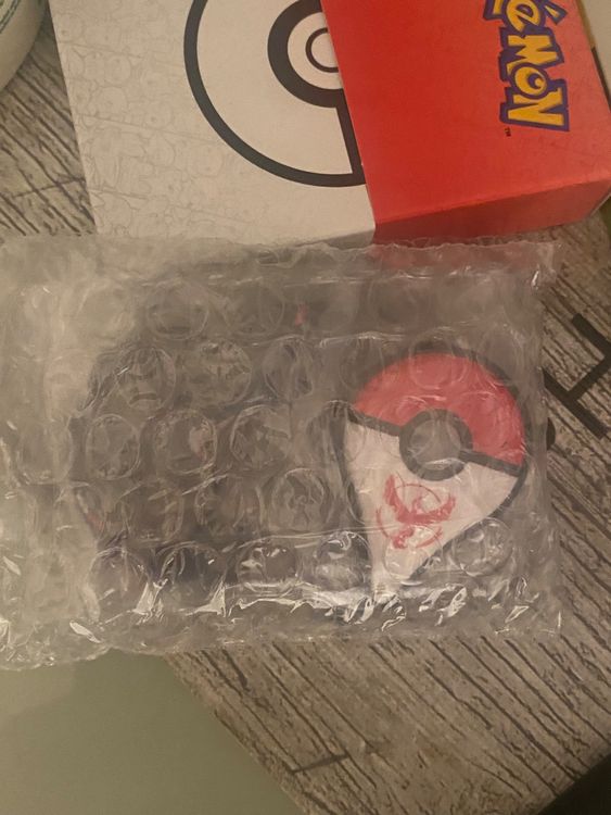 Pokemon Go Plus Fabrikneu mit Autocatch Team Valor (Neu und ...