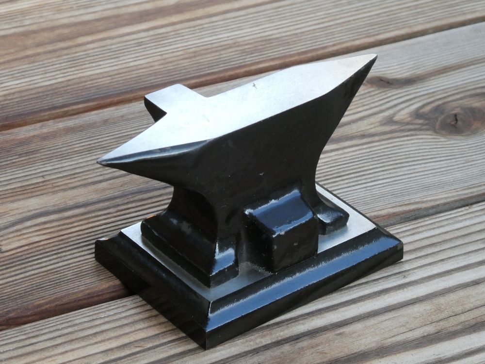 kleiner Amboss (Gebraucht) in Lüchingen für CHF 53 – mit Lieferung auf ...