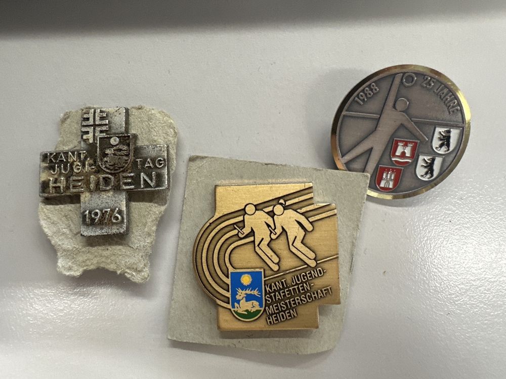 3 verschiedene Abzeichen Schweiz AR (Gebraucht) in Herisau für CHF 1 ...
